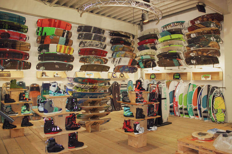Warehouse One - Snowboards, Wakeboards & Fashion Online Shop